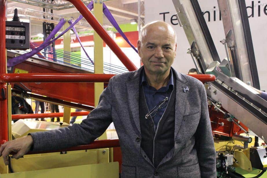 Włoski kombajn do zbioru jabłek w naszych sadach – Meccanica Zucal ...